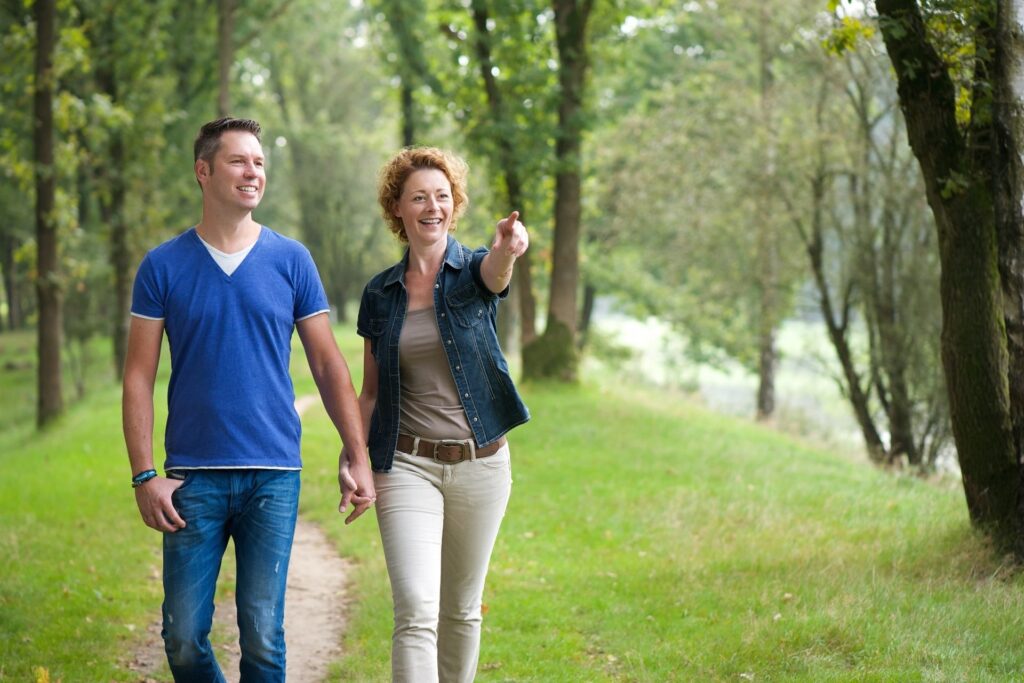 10 Ways To Create A Strong, Intimate Relationship - Mums Affairs