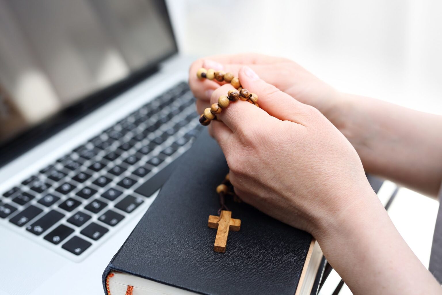 Top 7 Ways To Easily Attract Single Christian Men - Mums Affairs